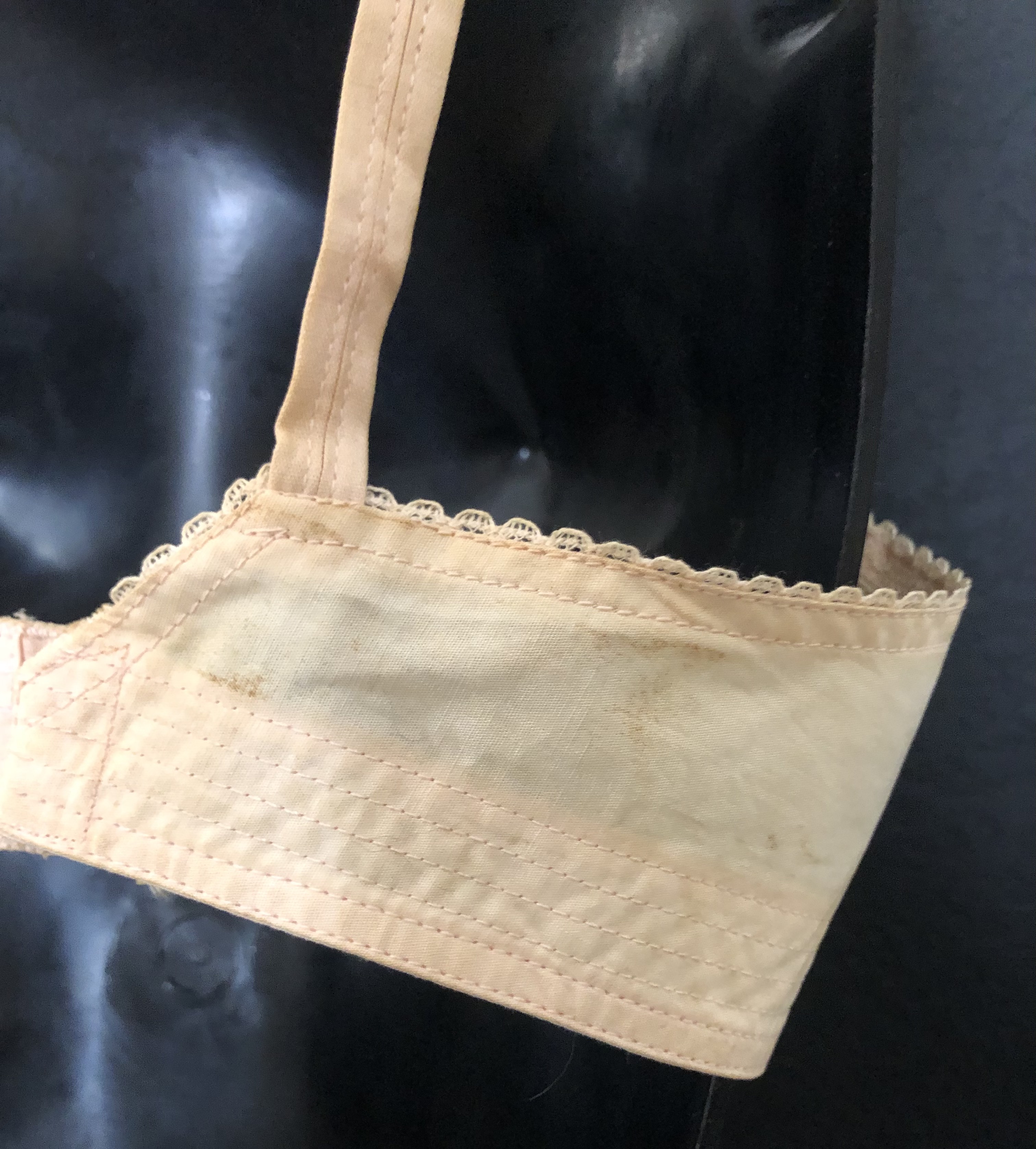 Vintage 1950's TEENFORM Peachy Pink Circle Stitch / Pointy / Sweater ...