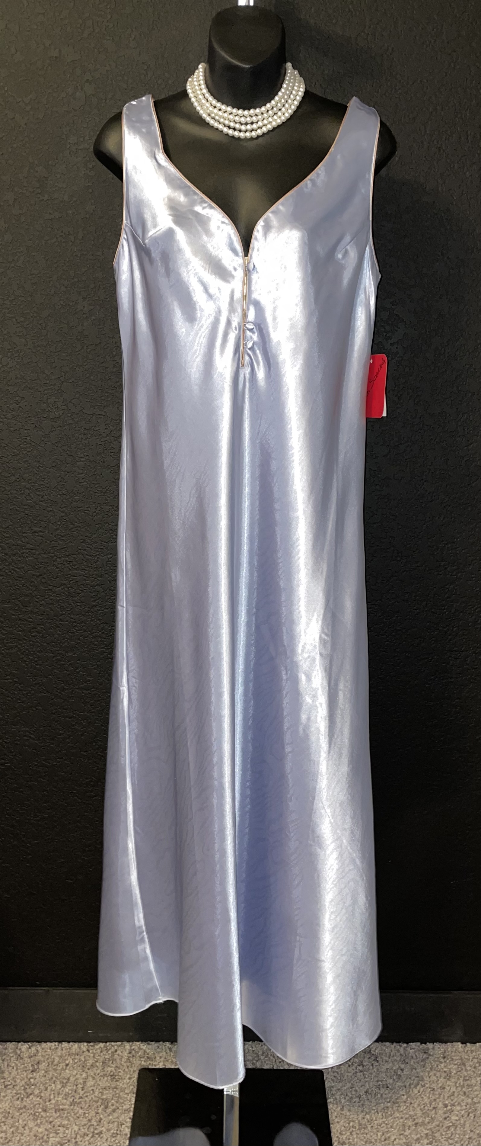 Upscale Vintage 1980's Fernando Sanchez "Ice Blue Wave" Satin Robe ...